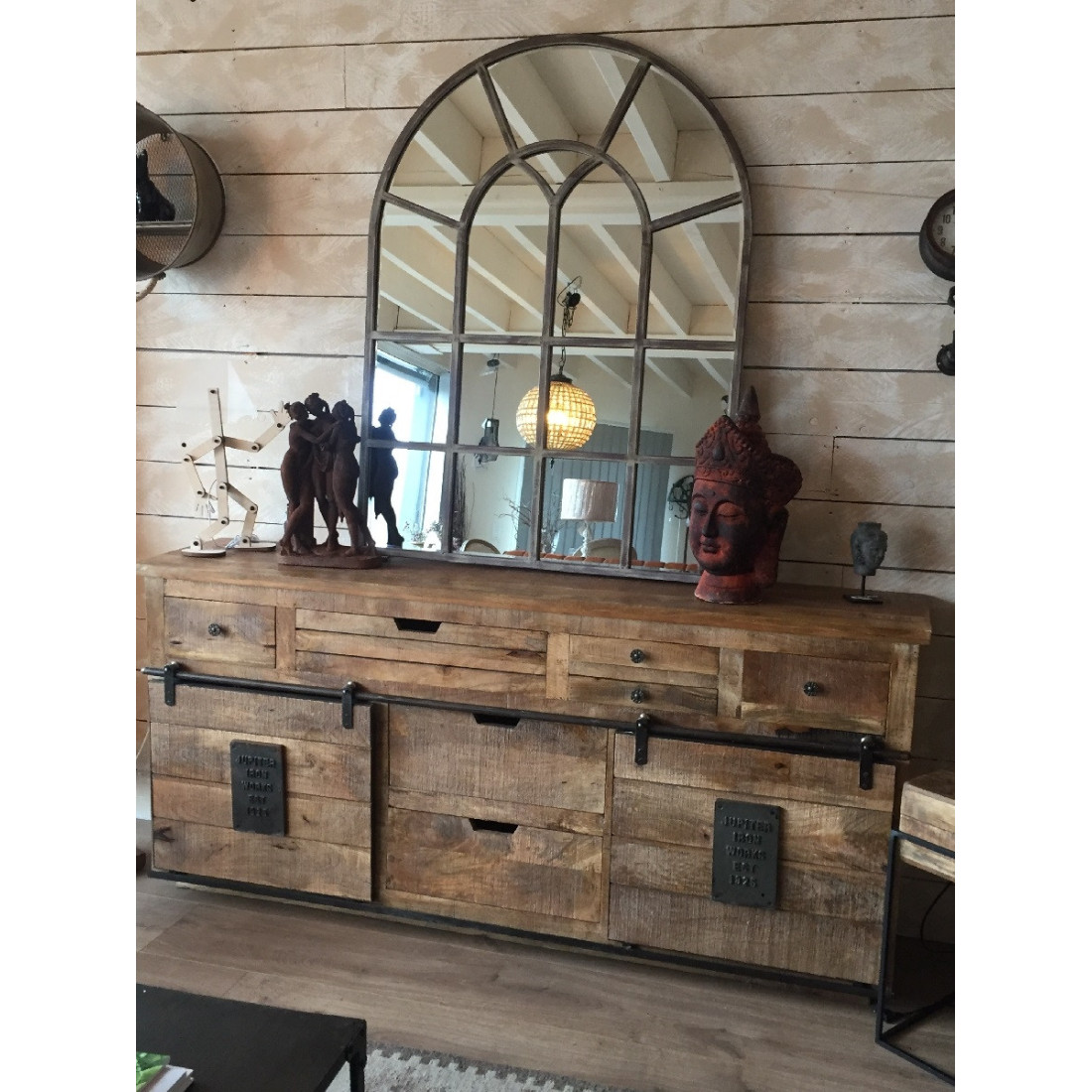 Buffet avec portes coulissantes sur rail en bois